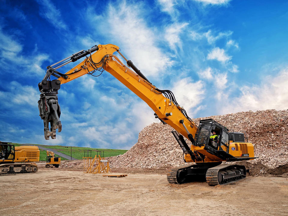 Brand New Great Performance 950E Crawler Excavator 280kw 3.2cbm Bucket ...