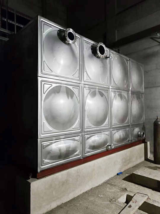 Stainless Steel Water Storage Cistern tank Canavalized Steel Water tank ...