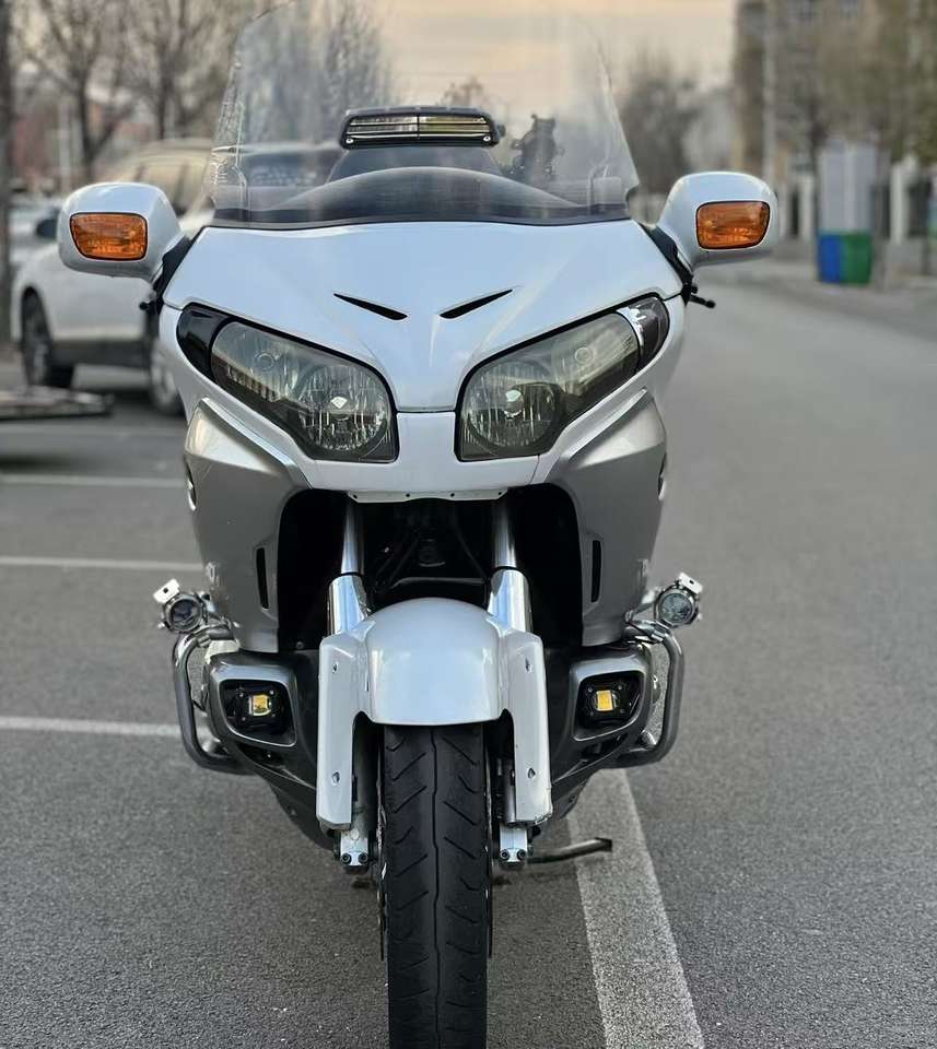 Goldwing Japan Sportbikes Large-Displacement Scooter with Cruise ...