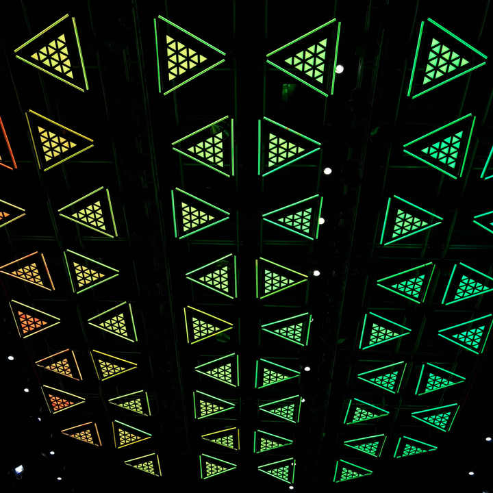 DMX 360 Degree Kinetic Led Pixel Tube With E-Stop Function LED Triangle Light for DJ Party Night ...