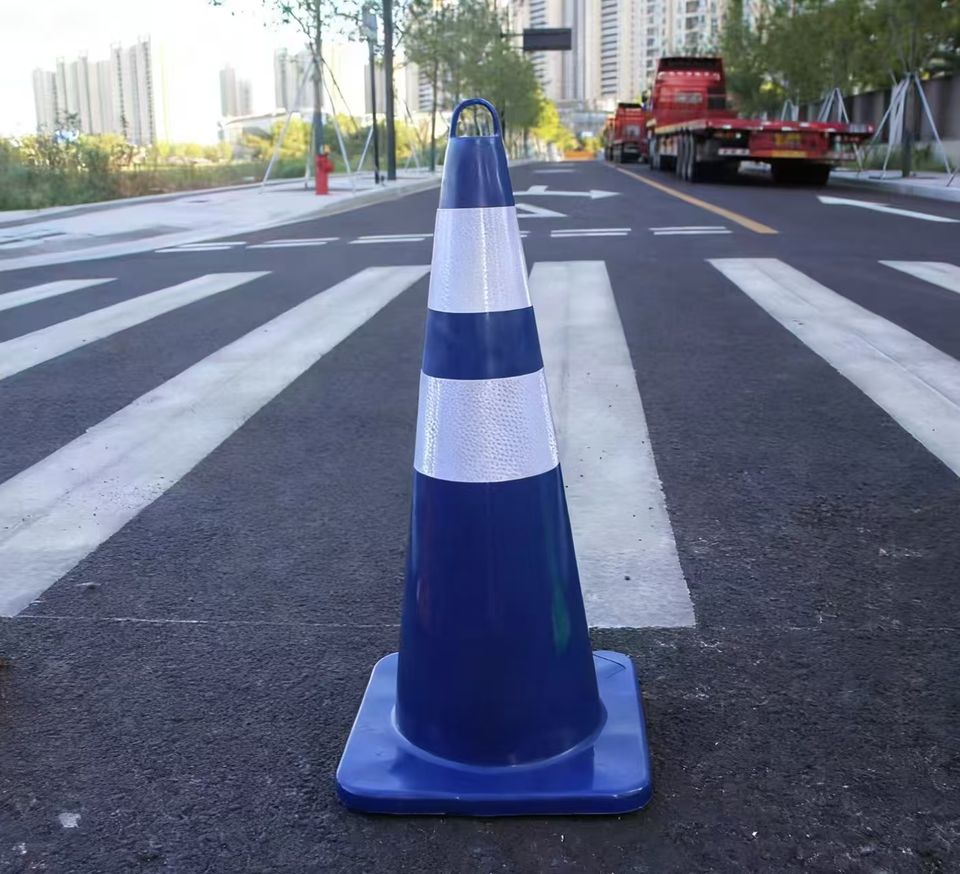 Baoye High Visible 70cm Orange PVC Traffic Cone with Reflective Collar ...