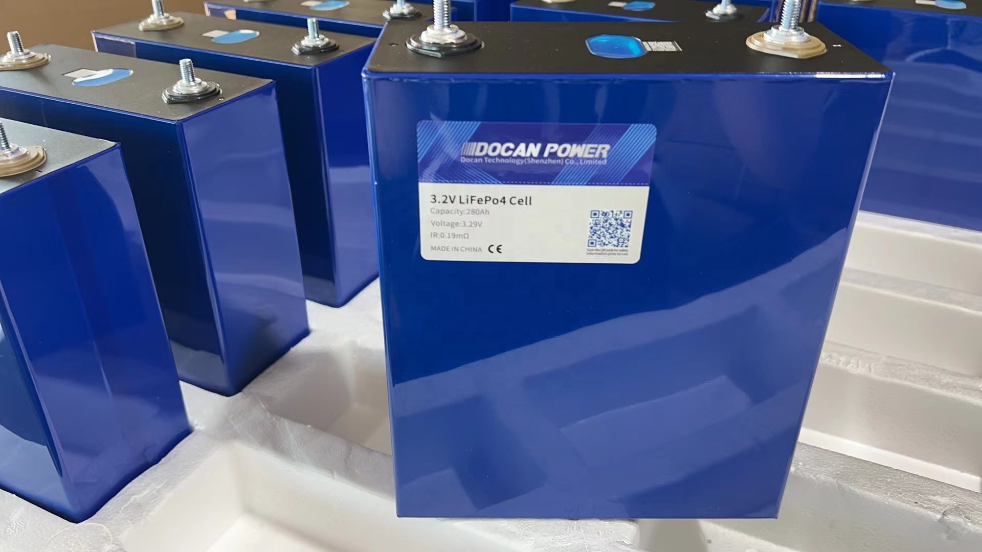 Hệ Thống Lưu Trữ Năng Lượng Docan Hàng Eu Với Pin Lifepo4 Ev Catl 280a ...