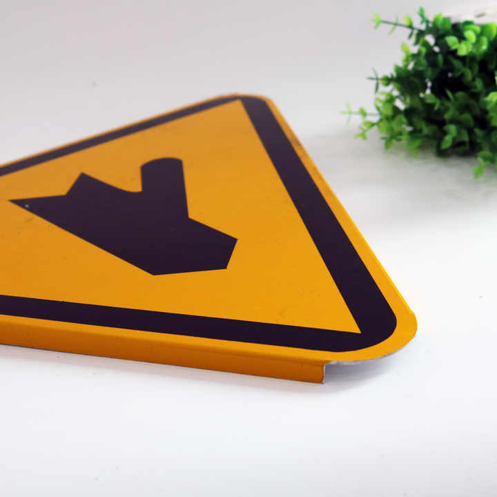 Custom Design PVC/PE/PP Plastic Traffic Sign Reflective Road Safety ...