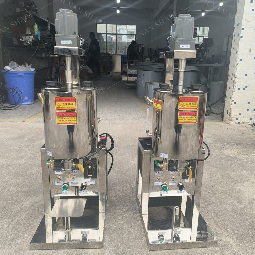 Small Liquid Lipstick Tube Mould Injection Machines for Lip Balm ...