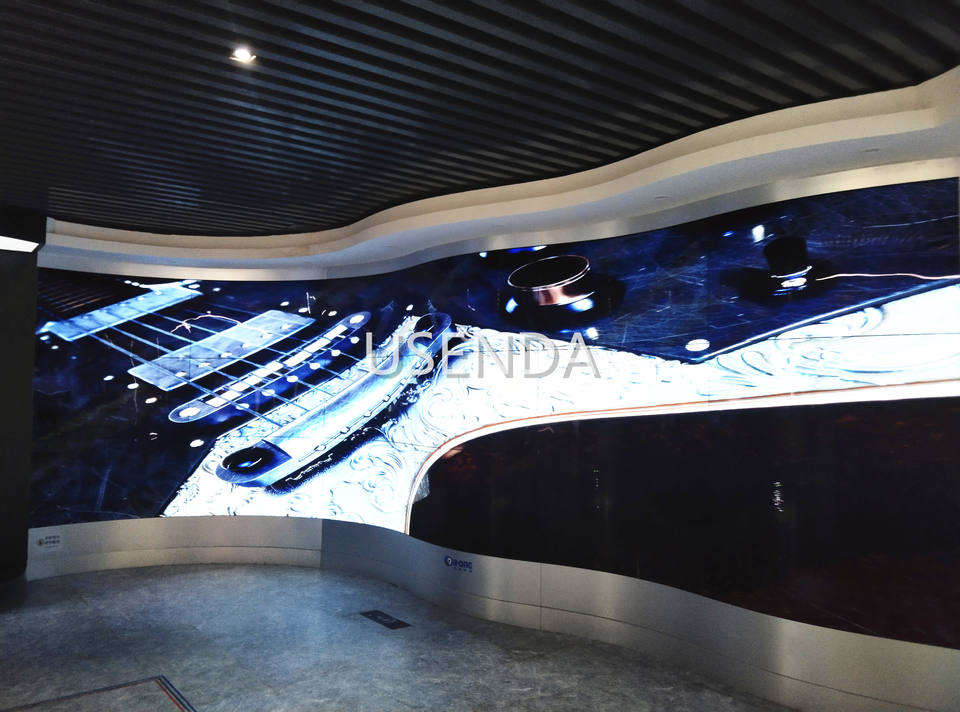 55 Inch Soft Screen Curved 4k Video Wall - Flexible OLED Display