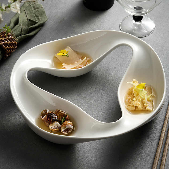 Luxury White Porcelain Irregular Dinner Plates for Restaurants