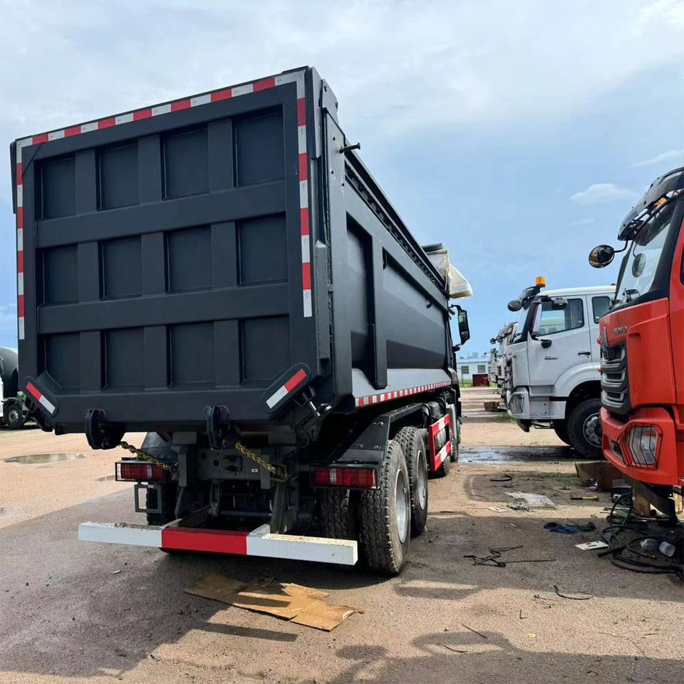 Sinotruk Howo NX 371 Dump Truck 8x4 Mining Dump Truck Sino Hohan 400hp ...