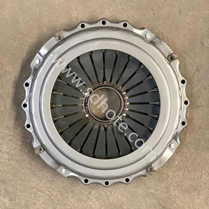 Sinotruk A7 Truck Clutch Pressure Plate AZ9921160200 Clutch Disc ...