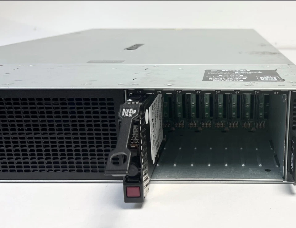 P13369-001 Drive 3.84TB SAS Small Form Factor (SFF) Solid State Drive ...