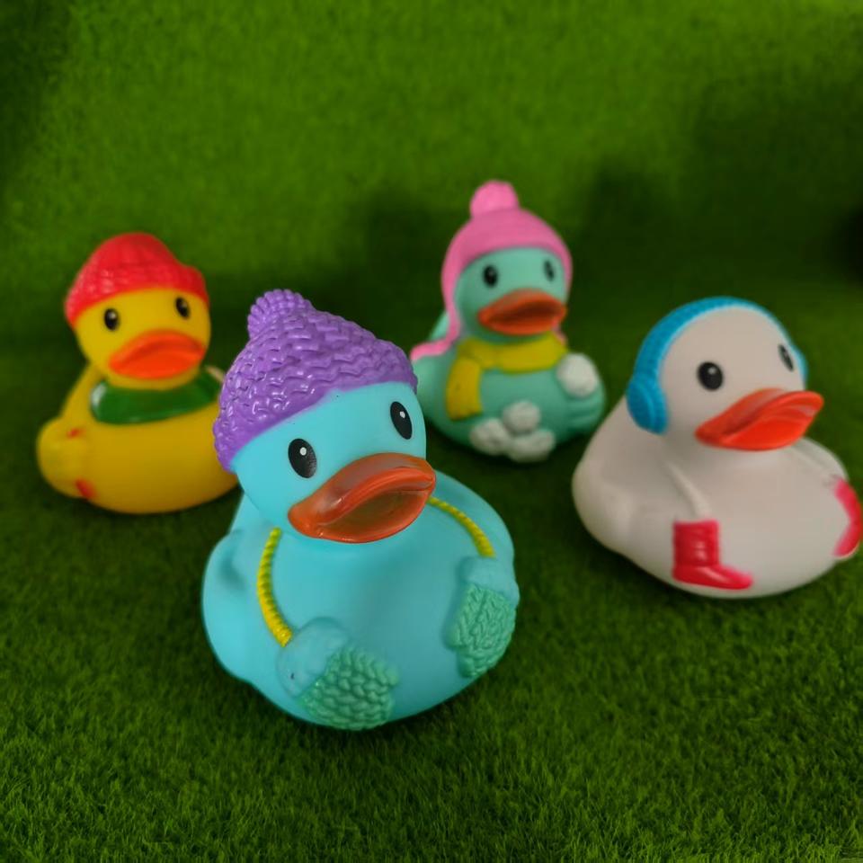 Christmas Duck Floating Toys Children Bathing and Playing in the Water ...