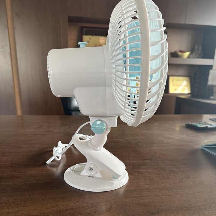 Mini Clip Fan - Versatile and Efficient Cooling Solution
