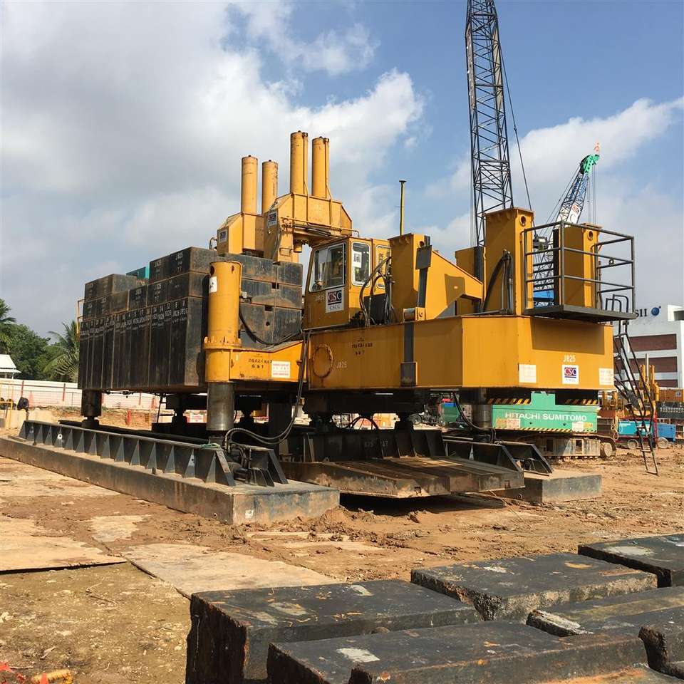 Truck Mounted Unit Hydraulic Static Piling Press Industrial Building's ...