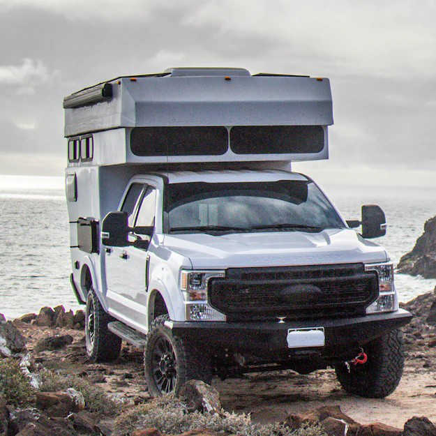 Expedition Pickup 4x4 Truck Camper Off-Road Middle 6ft Luxury Overland ...