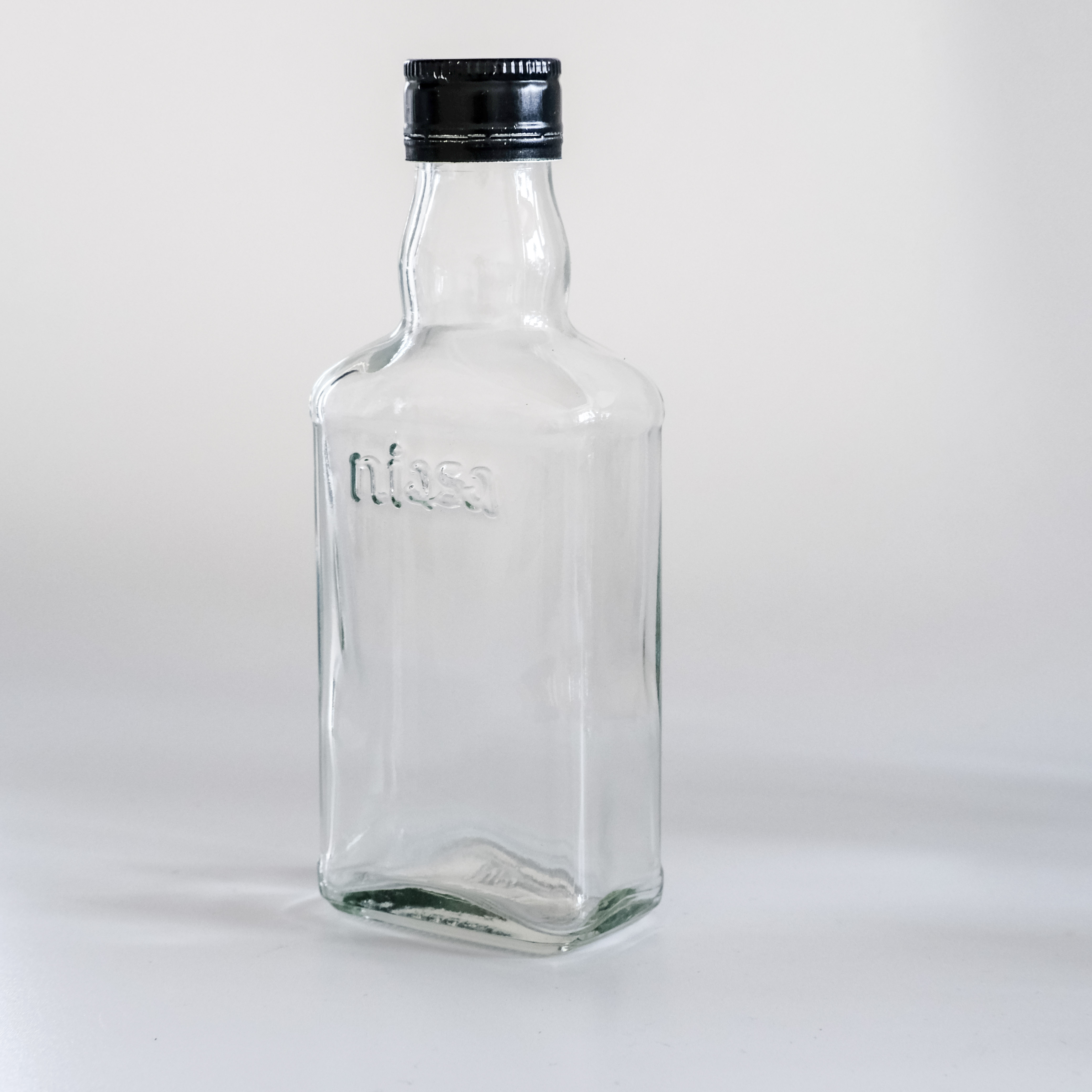 How to Choose the Best 200ml Whisky Glass Bottles: A Complete Buying Guide