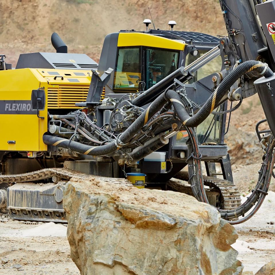 Epiroc Power ROC T25 DC Hydraulic Top Hammer Drill Rig Machine Borehole ...