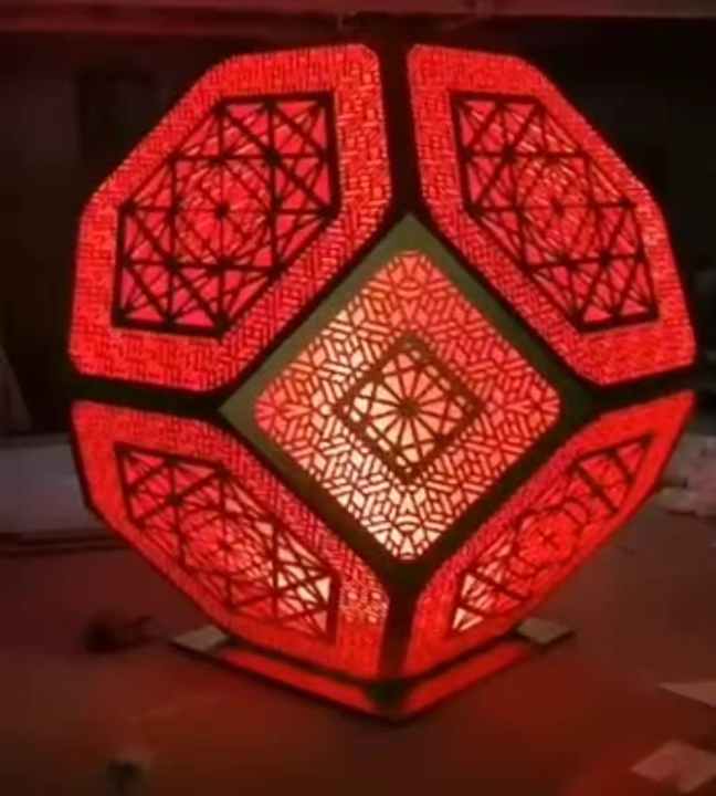 Polygon Statue - LED Light Sculpture for Outdoor Gardens
