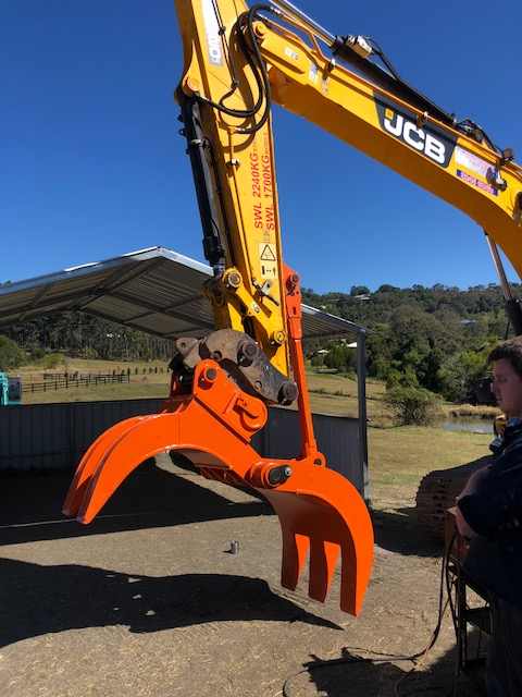 1.7t to 30t Hydraulic Excavator Grabs - Durable & Efficient
