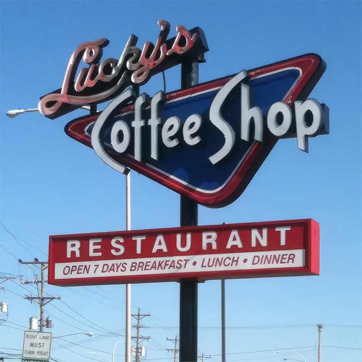 Custom Commercial Pylon Signs 3D Pylon Signage Street Illuminated ...