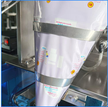 Automatic Triangle Pyramid Fruit Juice Sachet Filling Packing Machine ...