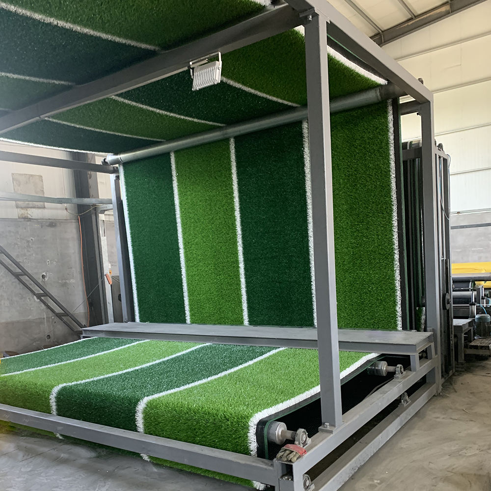 How to Choose the Best Putting Grass for Your Home Green