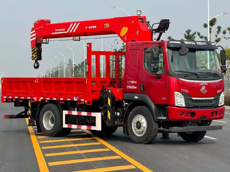 信頼性の高い、重量物吊り上げニーズに応える多田野16トントラッククレーンソリューション