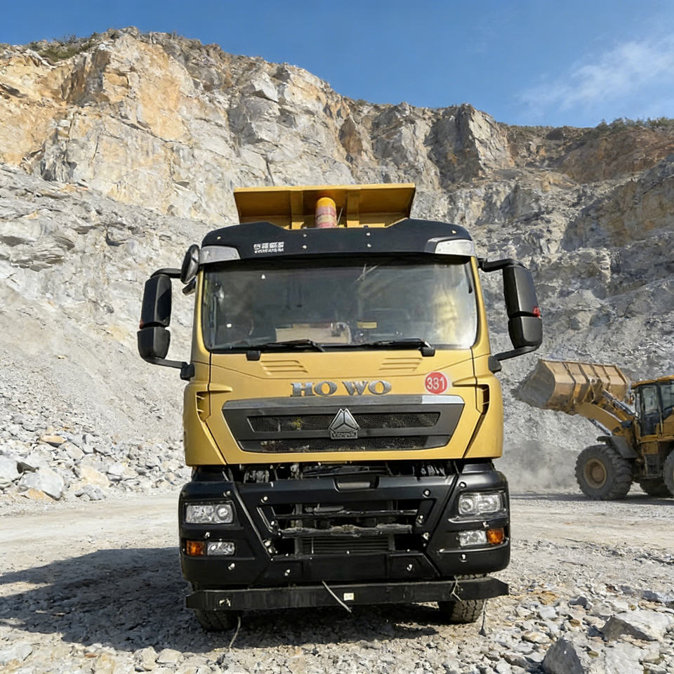 Tipper Dump Trucks New Shacman Sinotruk HOWO 6x4 Tipper Truck Low Price ...