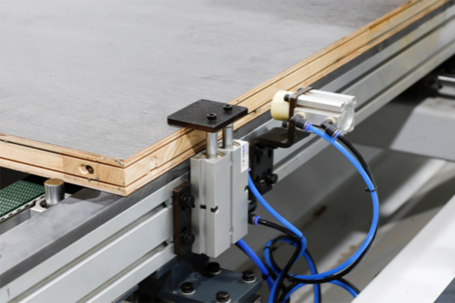How to Choose the Best Door Lock Making Machine: A Complete Buying Guide