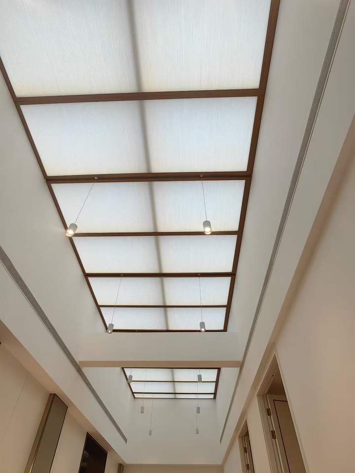Blackout Customized-sized Vertical Intelligent Electric Honeycomb Glass ...