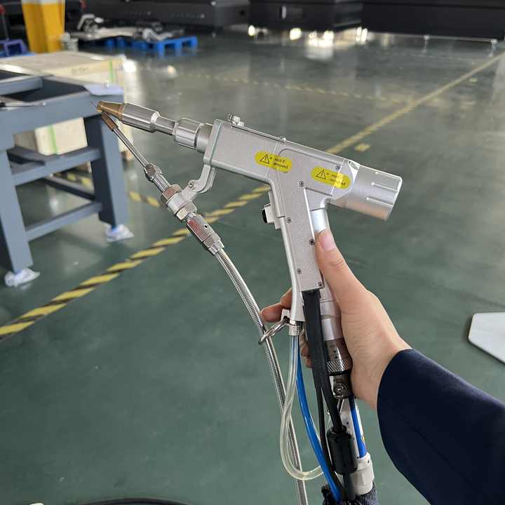 Laser Welding Machine with Swing Oscillation and Single Wire Feeding ...