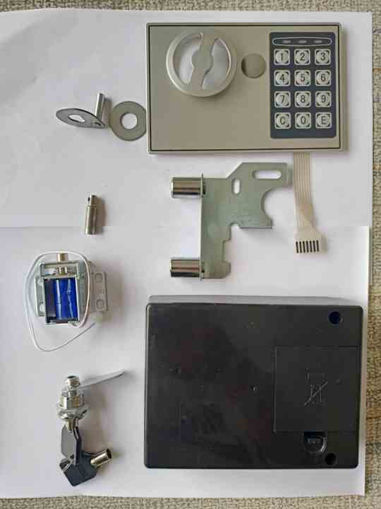 Cheap and Simple Lamp Electronic Combination Lock for Safe Box