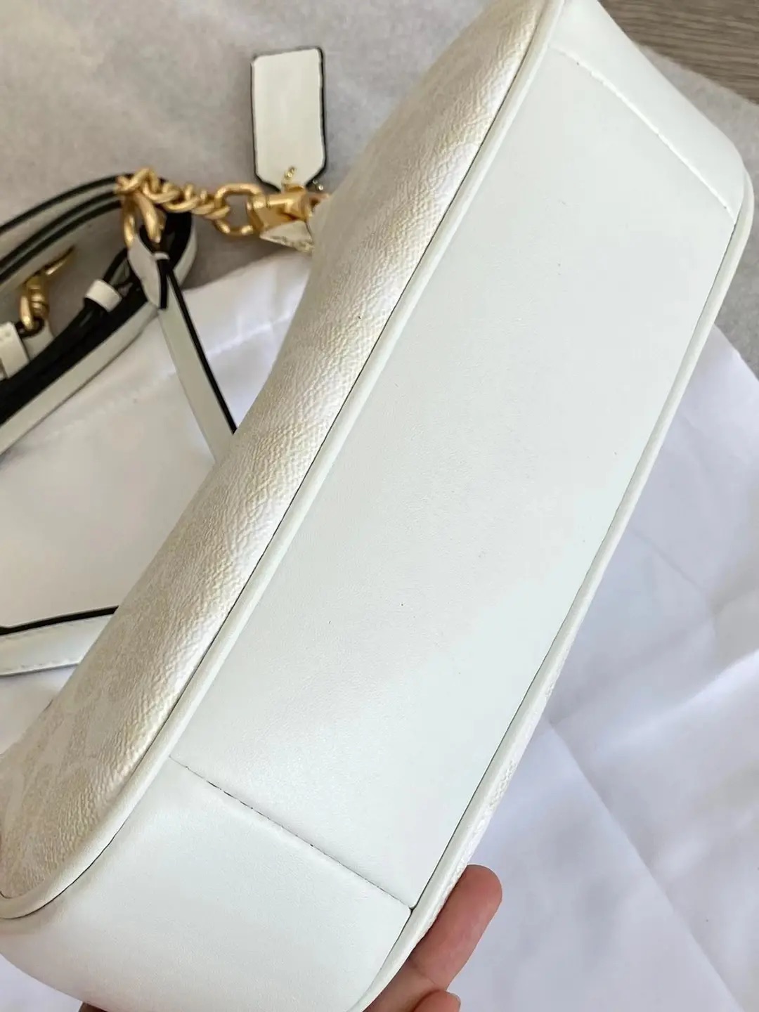 How to Choose Coach Bags Women Handbags: Expert Buying Guide