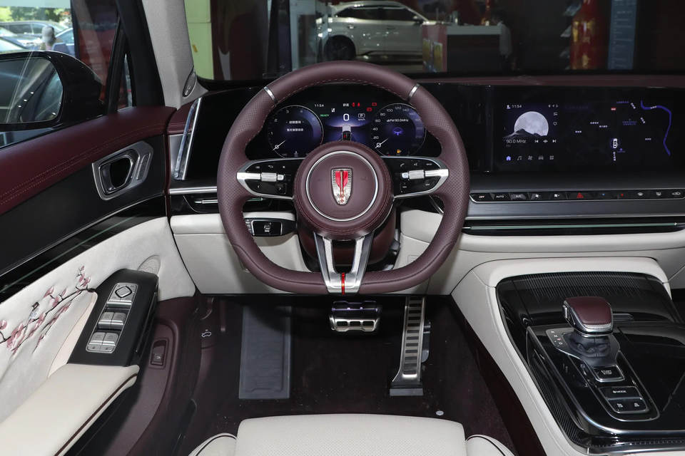 Hongqi H9 2025 Electric Four Wheel Car - Max Speed 180 Km/h