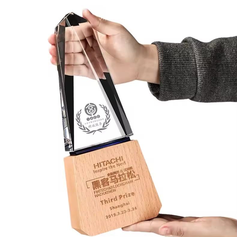 Wholesale Crystal Glass Trophy with Wooden Base Excellent Staff ...