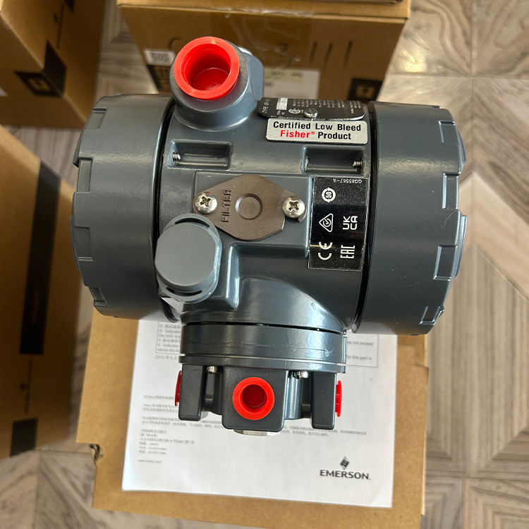 Electro-Pneumatic Transducer Fisher I2p-100 with Emerson Fisher DVC6200 ...