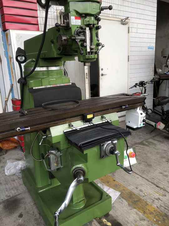 Second Hand Vertical Milling Machine No. 3 Turret Milling Machine Metal ...