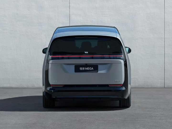 Lixiang Mega EV - 7 Seat Luxury MPV with Long Range & Dual Motor