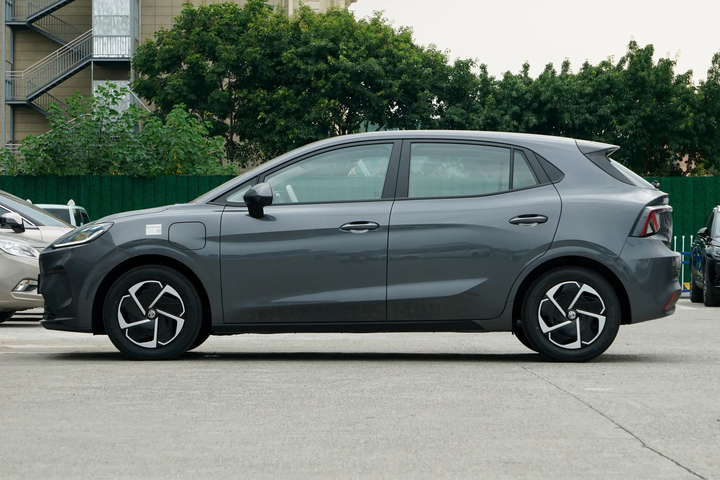 2025 2026 SAIC MG4 EV Pure Electric RWD R17 Hatchback 160km/h 163ps 5 ...