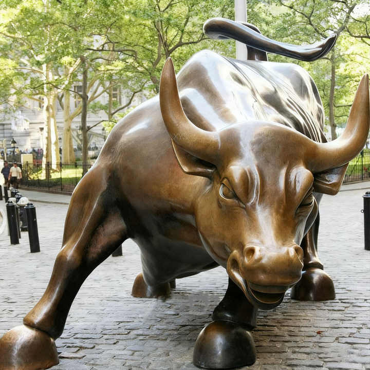 A Life-sized Bronze Bull Statue Sculpture for Outdoor Garden Decoration ...