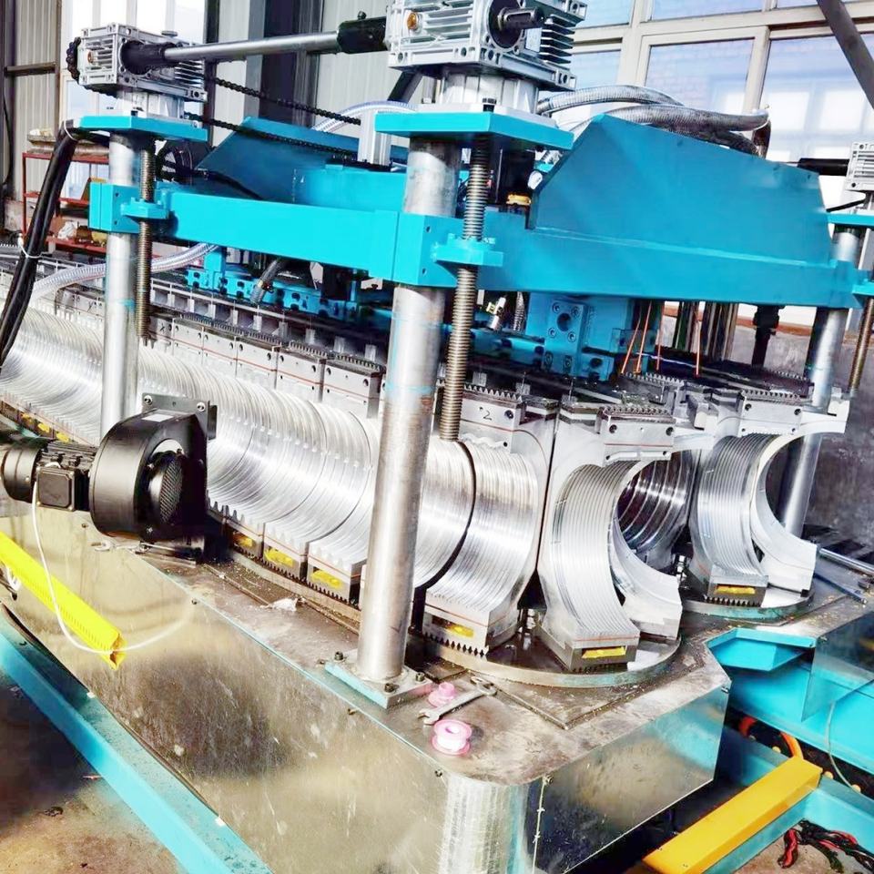 HDPE DWC Pipe Corrugated Plastic Pipe Production Extrusion Line ...