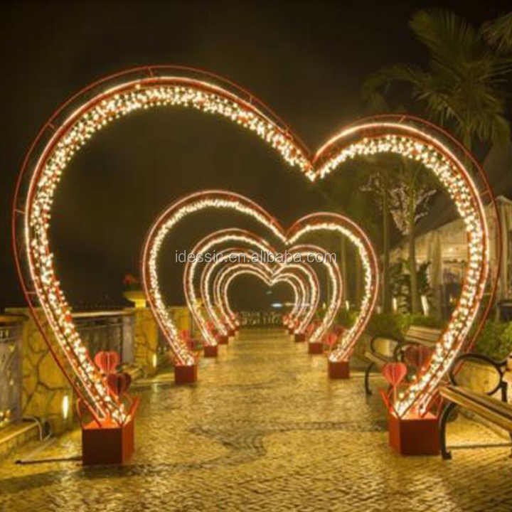 Outdoor Heart Shaped LED Light Arch for Wedding & Parties