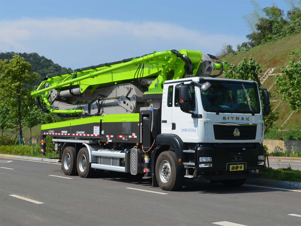 Zoomlion 52X-6RZ Three-axle Concrete Pump Truck with SITRAK Chasis ...