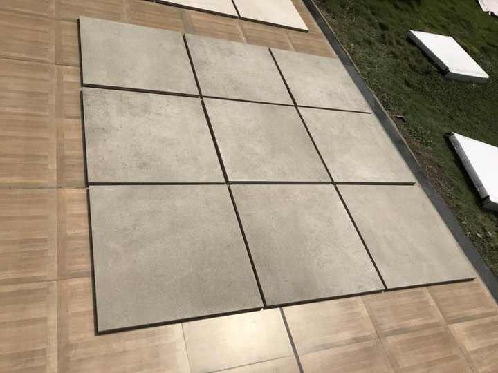 R10 Matte Surface Anti Slip Design for Outdoor Pool Deck