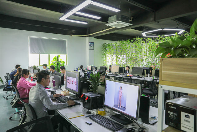 Umbrella Base Christmas Tree Holiday Decor | Premium Snowing Design