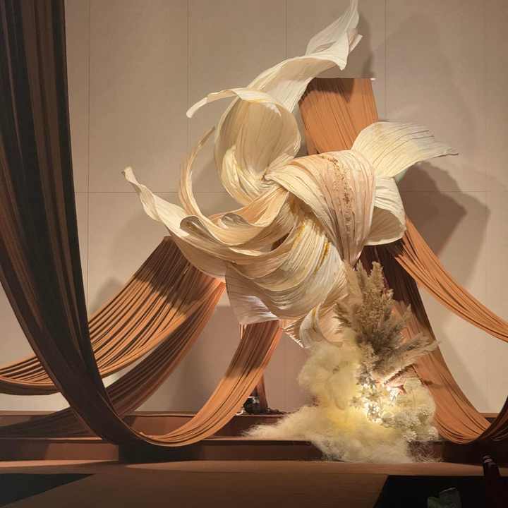 Eco-friendly Paper Wedding Decorations - Luxurious Backdrops