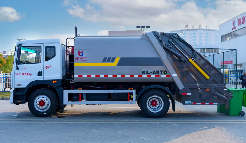 3-25 Cubic Meter Compressed Garbage Truck with a One-year Warranty on ...