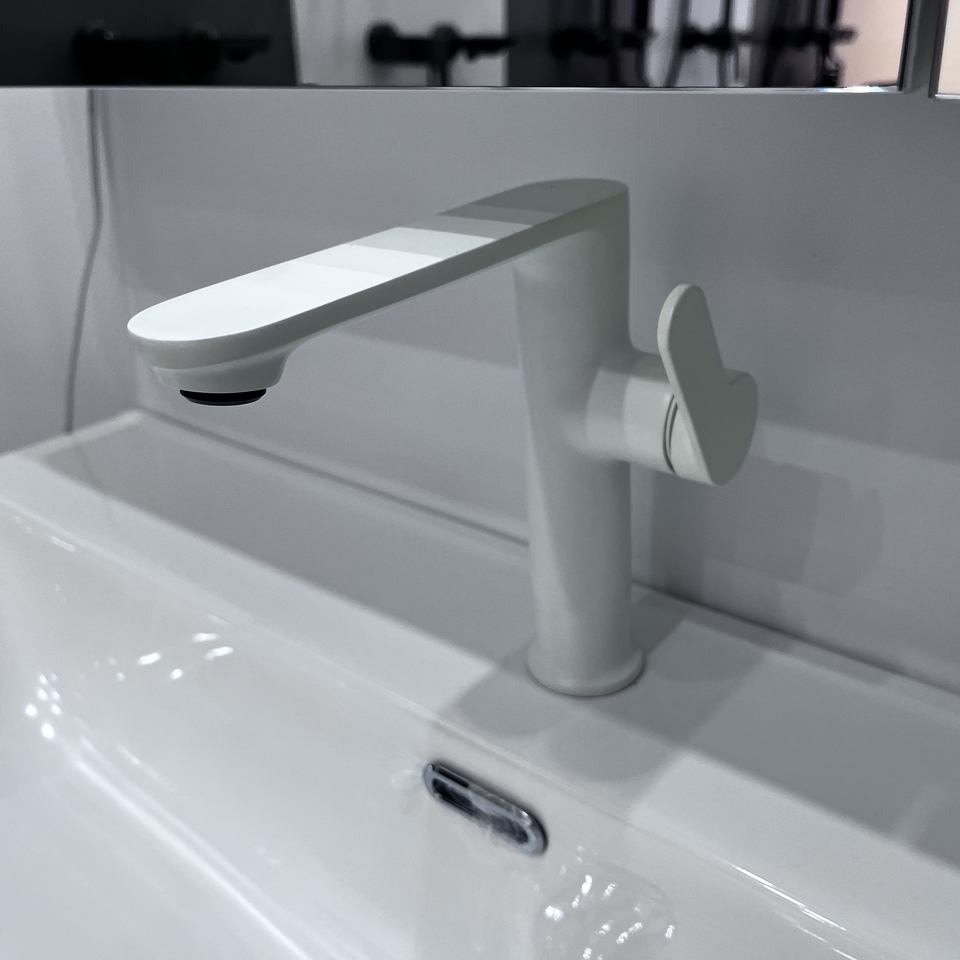 Modern Bedroom Sanitary Ware Bathroom Silver Plated Deck Mounted Faucet ...