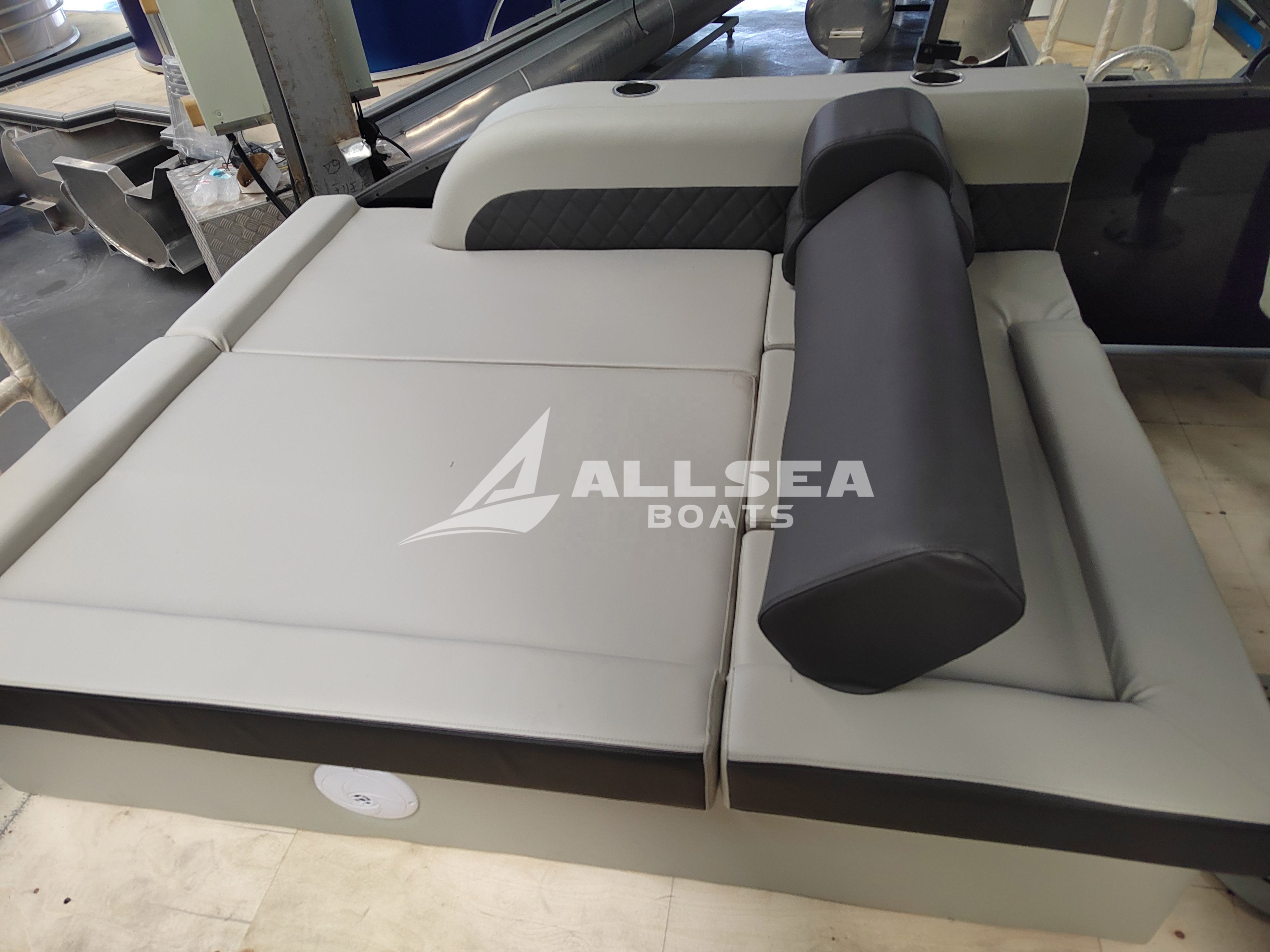 How to Choose the Best Small Aluminum Pontoon Boat for Your Needs