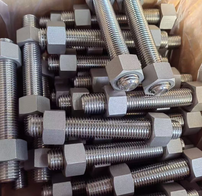 ASTM A193 Grade B7 Stud Bolts with Heavy Hex Nuts ASTM A194 Grade 2H ...