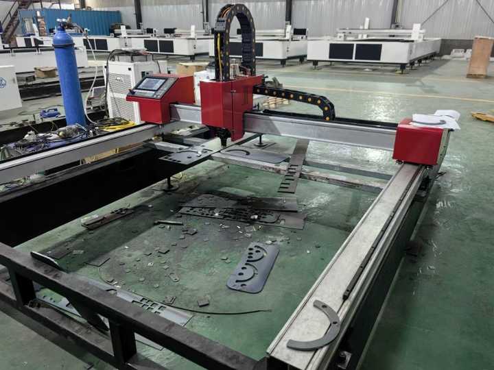 Portable 1530 CNC Fiber Laser Cutting Machine 1500W/3000W/6000W Metal ...