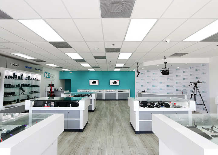 Customized Camera Accessories Shop Display Showcase
